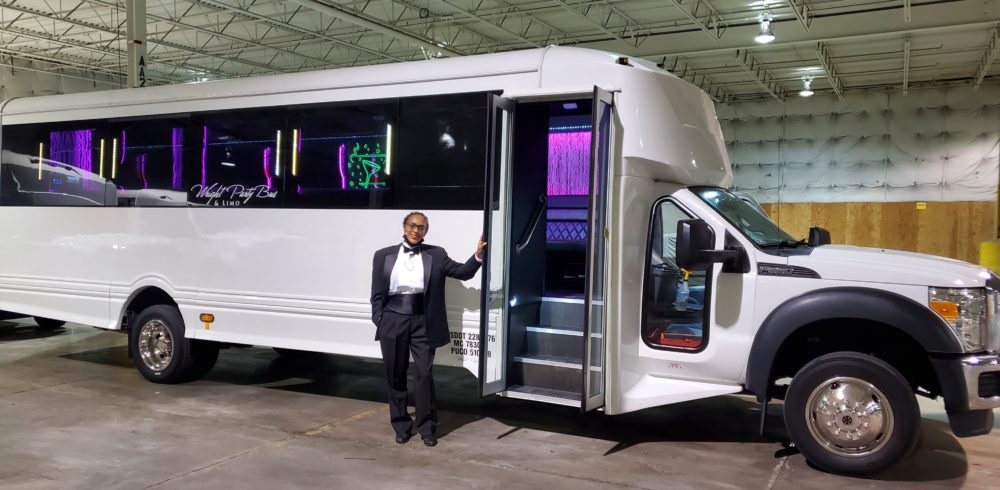 Limos, Limo Van, and Party Buses in Cincinnati & Dayton | Wright Party Bus